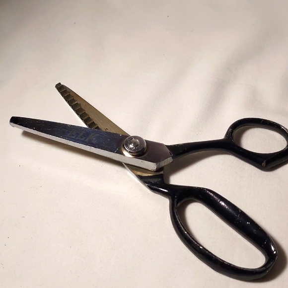Vintage ELK Pinking Shears | Other | Vintage Elk Fabric Cutting Pinking ...